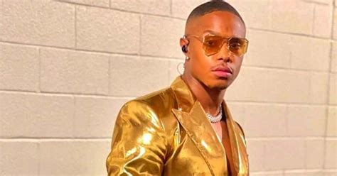Avery Wilson Trolled For National Anthem Before Floyd Mayweather Vs