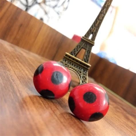 خرید و قیمت گوشواره میخی دختر کفشدوزکی ، چوبی دستساز چوبی گالری ترب