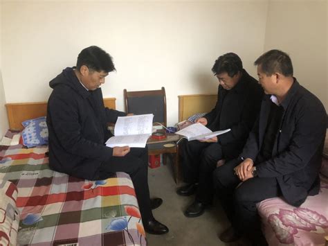 甘肃民勤连古城国家级自然保护区管护中心 局党委书记局长闫好原同志一行到 红崖山保护站检查指导工作