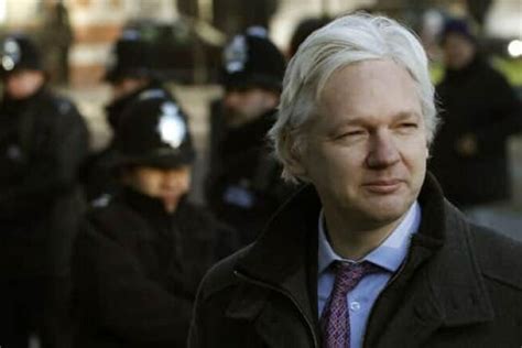Asanž Na Slobodi Sam Jer Sam Se Izjasnio Krivim Zato što Sam Se Bavio