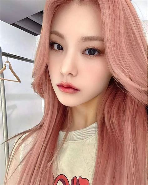 Pink Hair Yeji Itzy Pink Hair Itzy Dye My Hair
