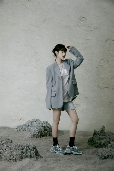 익스트림무비 아이유 뉴밸런스 뉴화보 도미노피자 뉴모델