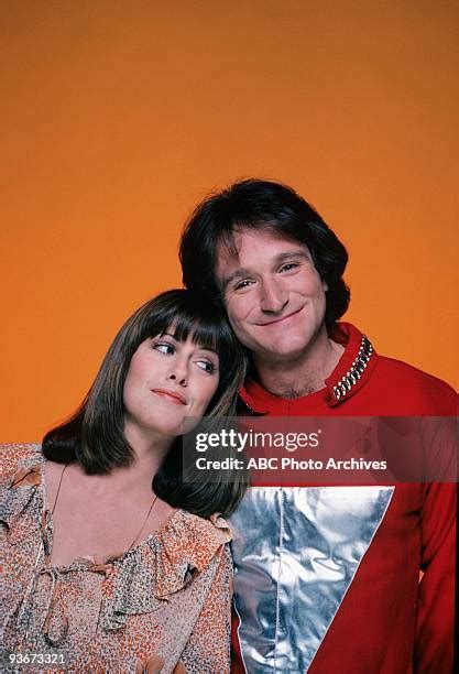 Pam Dawber And Robin Williams Photos And Premium High Res Pictures