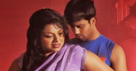 Tamilsex Stories முலைகள் இரண்டையும் மெதுவாக கசக்கி Tamil Kamakathai