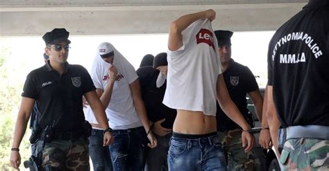 Почна судењето на Израелците за групно силување млада Британка на Кипар