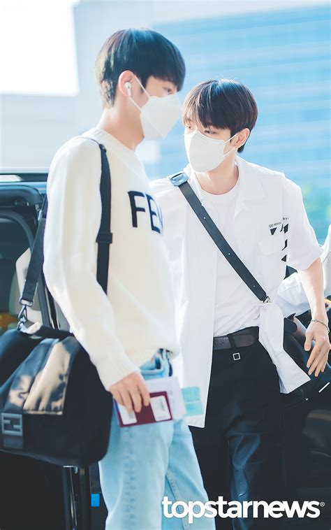 [hd포토] 엔시티 Nct 런쥔 성찬 ‘스치는 두 사람 김포공항 출국 최규석 기자 톱스타뉴스