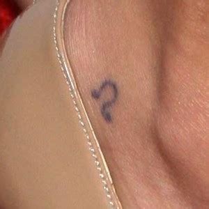 Hayden Panettieres 4 Tattoos And Meanings Steal Her Style