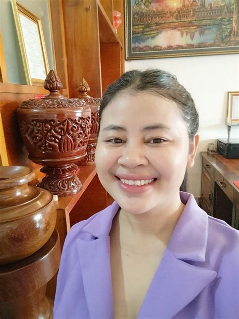 ក្រុមហ៊ុន ក្រុមហ៊ុន ភួងខែសម្រស់ធម្មជាតិ