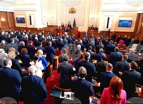 Любен Дилов от ГЕРБ СДС и Петър Петров от ПП ДБ положиха клетва като народни представители Утро