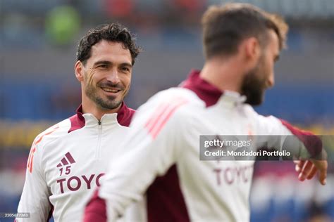 Van Dijk Müller And Dybala Football Icons Honor Departing Hummels
