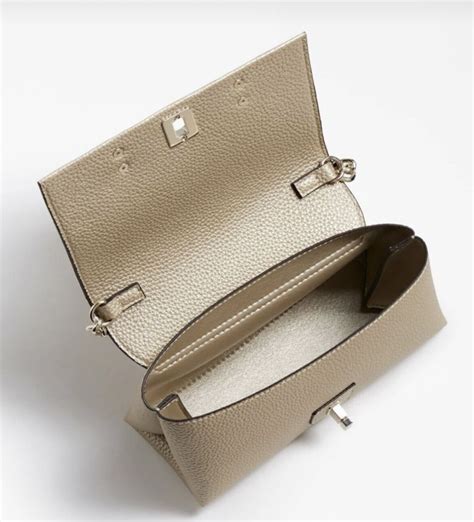 Сумка Guess Оригінал 1 650 грн Інше Черепашинці на Olx