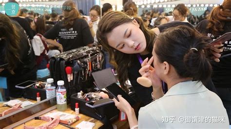 从憧憬到实现化妆师的梦想，李珊珊是怎样走出自己的第一步的？ 知乎