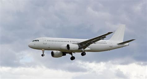 Angustioso Aterrizaje De Emergencia De Un Avión De Avianca En Pista De