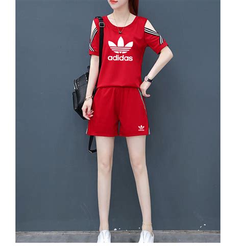 ผู้ขายร้อน Adidaseˉ Adidase สุภาพสตรีปิดไหล่แขนสั้นเสื้อยืด กางเกงขาสั้นชุดสองชิ้นหลวมกว่าขนาด