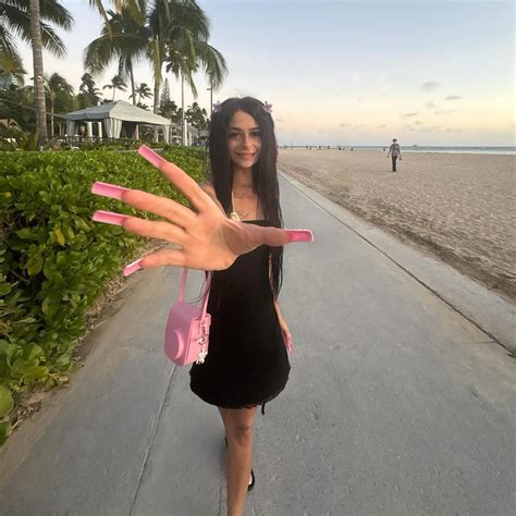 Florence Lyons Lyonsflorence • Instagram Photos And Videos