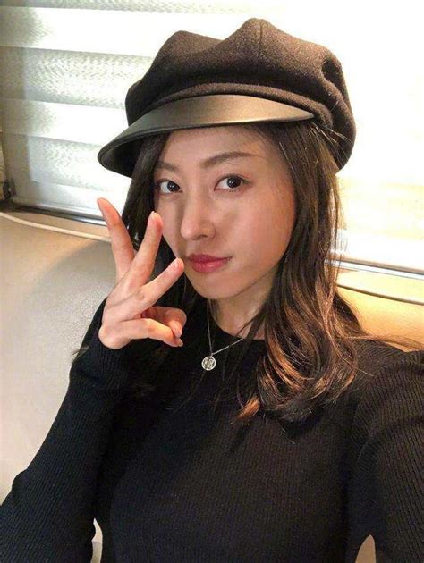 張天愛新鮮的5連拍，淡妝出鏡，第5張這牙齒亮了 每日頭條