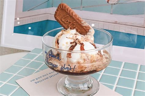 썸띵플레이 블루 레터링 유리 아이스크림볼 위시버킷