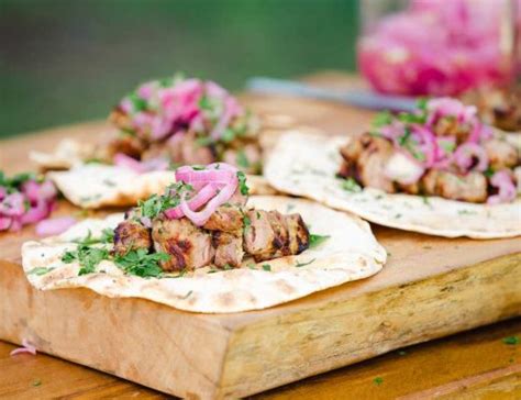 ΜΑΡΙΝΑΔΑ ΓΙΑ ΧΟΙΡΙΝΟ And ΜΟΣΧΑΡΙ Meat And Grill Stories