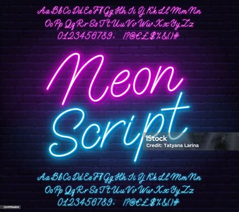네온 핑크와 블루 스크립트 알파벳 글꼴 빛나는 문자 숫자와 특별한 문자 서예에 대한 스톡 벡터 아트 및 기타 이미지 서예 필기 알파벳 Istock