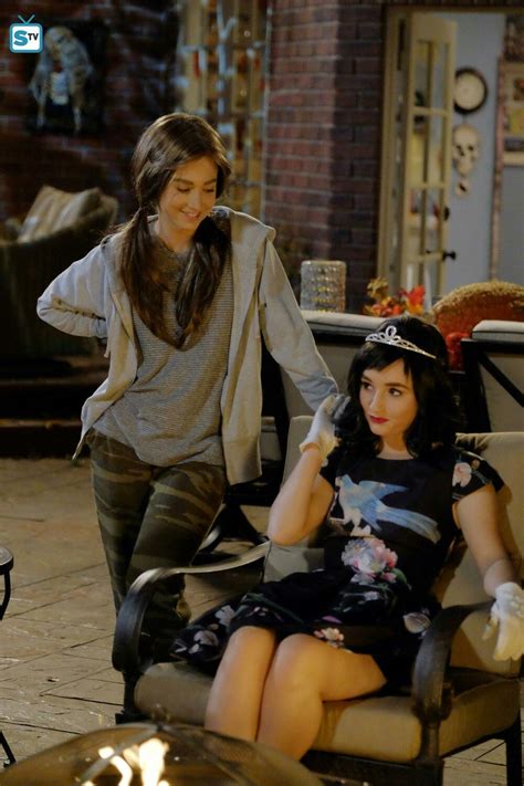 Best Episode Ever Mandy As Eve And Eve As Mandy Trick Or Treat Season 6 Kaitlyn Dever