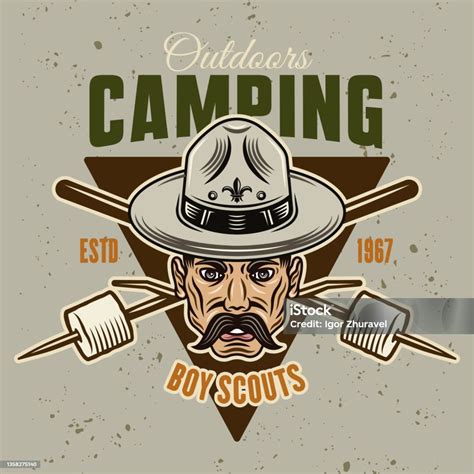 캠핑 과 야외 컬러 엠블럼 배지 빈티지 스타일의 라벨 남자 에 보가 스카우트 모자 와 콧수염 스틱 벡터 그림에 두 교차 마시멜로 만화에 대한 스톡 벡터 아트 및 기타 이미지