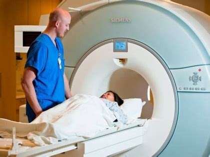 लगक जवन २० वरषआध कपलसन MRI मशनमधय ठवल हत शररक सबध पण क Marathi News