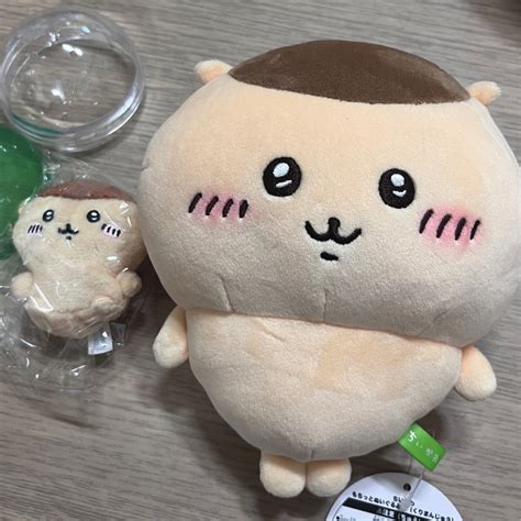 왼쪽은 가챠에서 뽑을수 있는 조그만 쿠리만쥬인형이구여 콜리 Colley