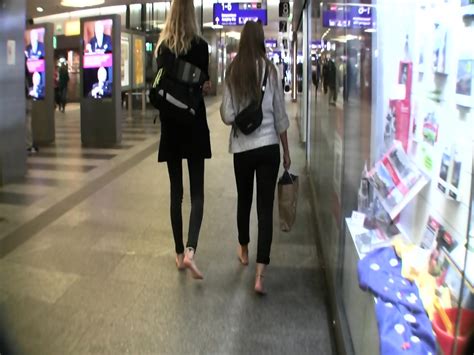 Barefoot Walk Eporner