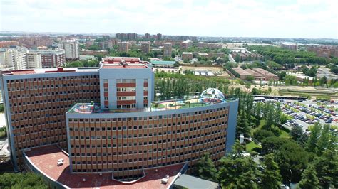 Ubicación Y Accesos A Servicios De Interés Para Los Profesionales