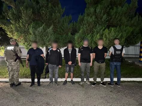 Затримали порушників із чотирьох областей України які прямували до Румунії Відео ВІКНА