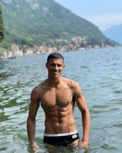 OMG He S Naked Versace Model Jonas Barros OMG BLOG