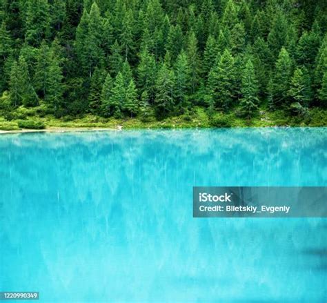 이탈리아 돌로미티 의 숲과 청록색 호수 이탈리아의 라고 디 소라피 호수 여름철아름다운 풍경 여행 이미지 0명에 대한 스톡 사진 및 기타 이미지 Istock