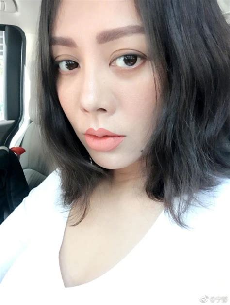 45歲寧靜曬自拍近照，不懼衰老！ 每日頭條