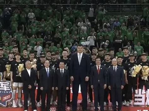 辽宁男篮4比0横扫浙江夺冠，我不由地产生了2个无限的感慨！姚明艾伦什么