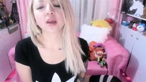 Charming Blonde Getting You Fully Satisfied