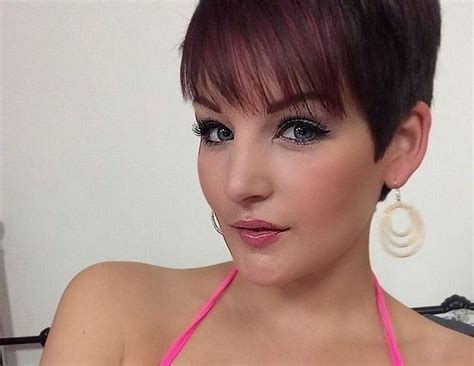 Hannah Brooks British Actress Bio Wiki Photos Videos