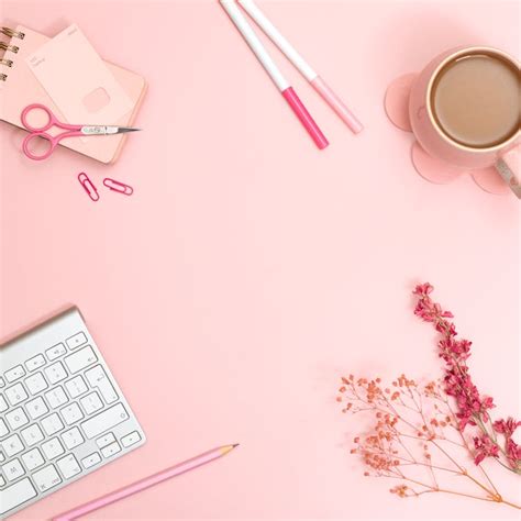 핑크 데스크 플랫레이 · 무료 스톡 사진