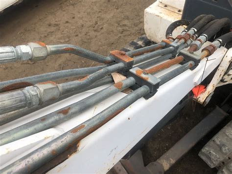 Bobcat 325 Equip Auxiliary Coupler For Sale