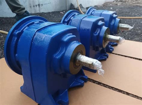025 Hp To 25 Hp Iron Helical Speed Reducer At ₹ 3800piece In Mumbai