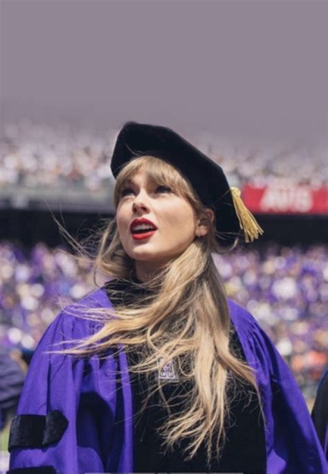 Taylor Swift Gives Nyu Commencement Address The Herald