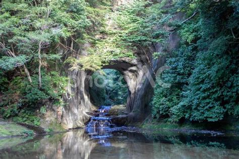 亀岩の洞窟・濃溝の滝 No 26111123｜写真素材なら「写真ac」無料（フリー）ダウンロードok