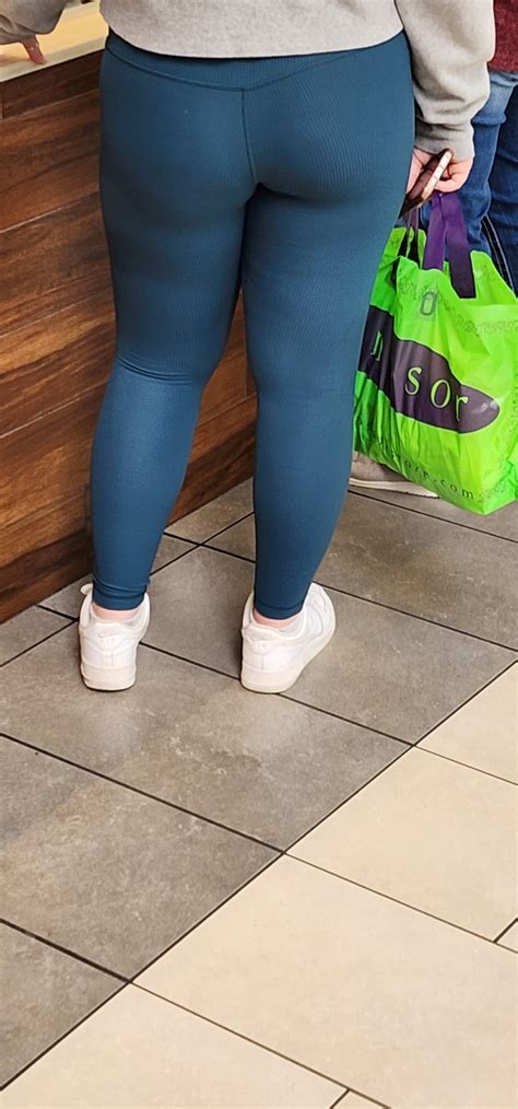 Whole Lotta Asses Varierty At Mall Spandex Leggings Yoga Pants Forum
