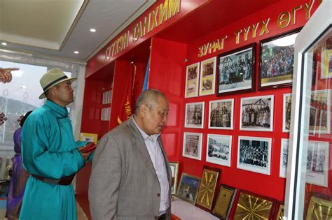 Өндөр Улаан сумын сургуулийн түүхт 80 жилийн ой тохиов