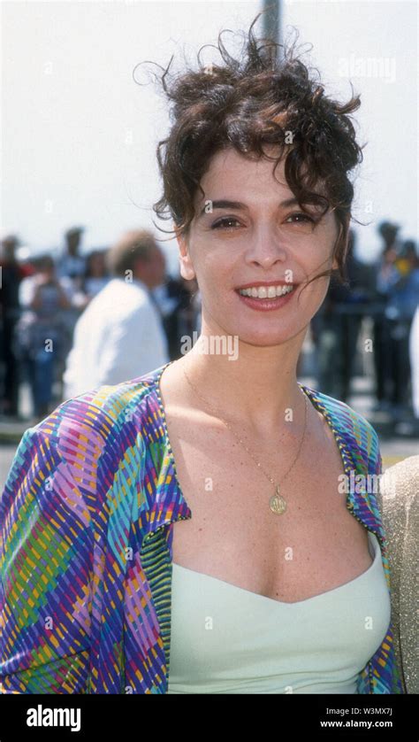 Annabella Sciorra Young