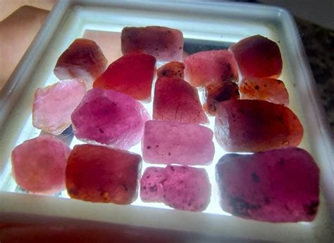 100 9 Cts Untreated Ruby Rough 20 18 G Auction Online Catawiki
