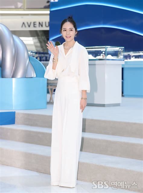 [e포토] 한가인 나이를 거꾸로 먹는 여자