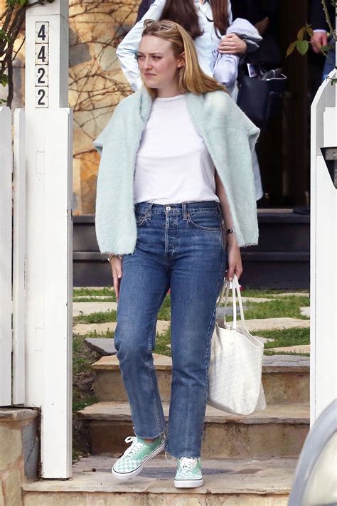Dakota Fanning Braless Outdoors Thefappening Link