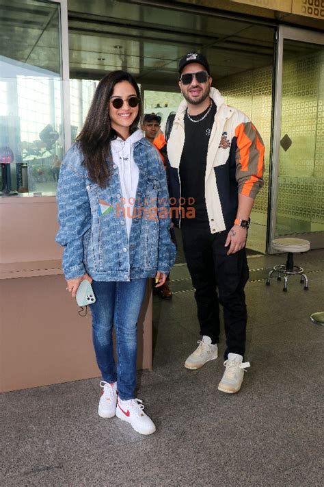 Photos Parineeti Chopra Ananya Panday Manoj Bajpayee And Others Snapped At The Airport 2