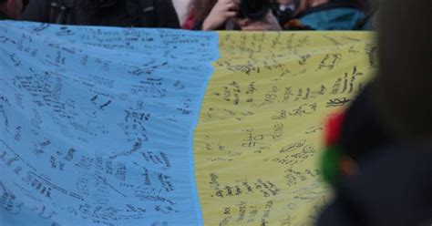 У Львові до Дня Соборності встановили рекорд України з розгортання найбільшого прапора з