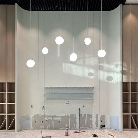 다나함 어소시에이트 공간기획 L 건축 L 인테리어 L 브랜딩 L 조경 요즘 잘나가는 회사 라운지 어떻게 생겼을까 통창으로 들어올 볕을 염두에 둔 디자인으로 노출 천장과